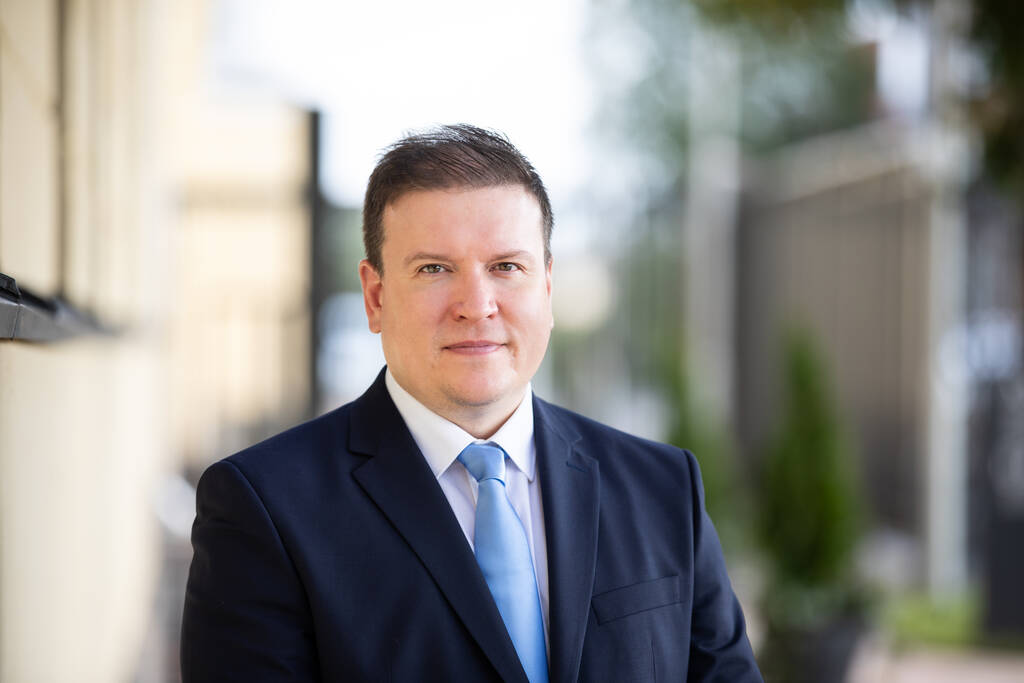 Kuka luulet olevasi, Ville Tavio? - Groteski Magazine